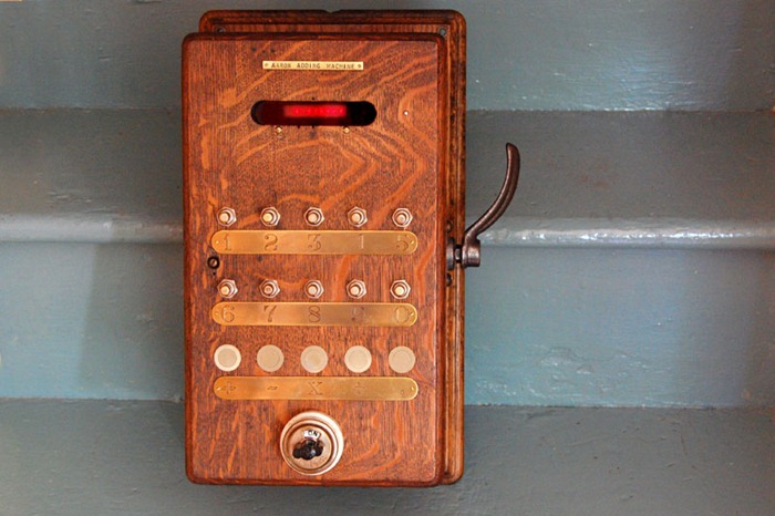 Andy Aaron’s Antique Calculators | Amusing Planet